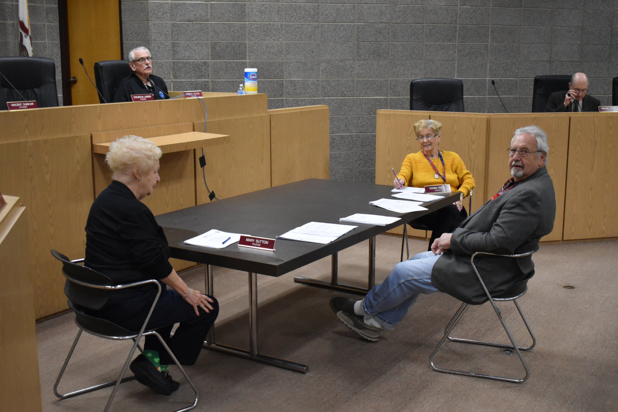 Keeping their distance - Suburban Chicagoland